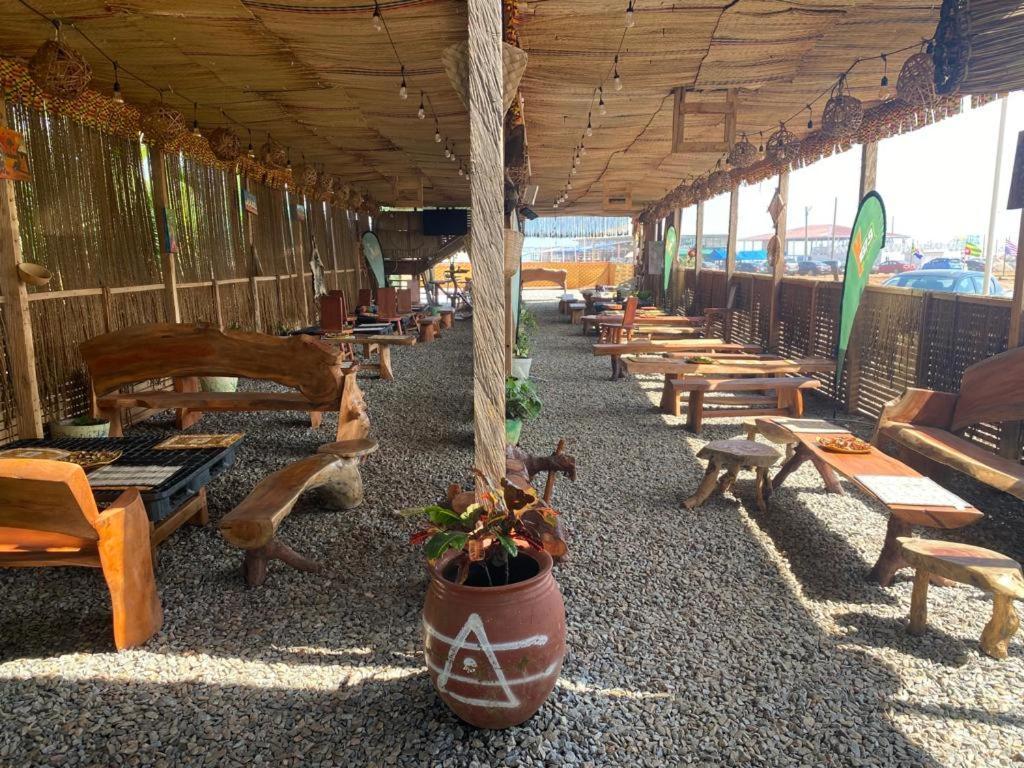 Lé Shrine Executive Club - Laboma Beach